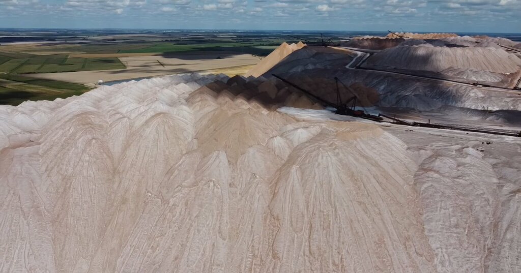 Geri dönüşüm merkezleri Солеотвал Третьего рудоуправления ОАО Беларуськалий, Minskaya oblastı, foto
