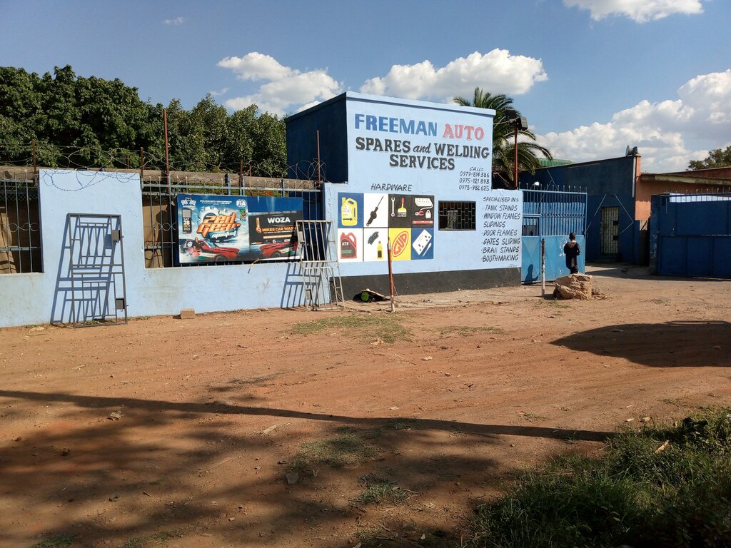 Oto yıkama Mike's Car Wash, Lusaka, foto