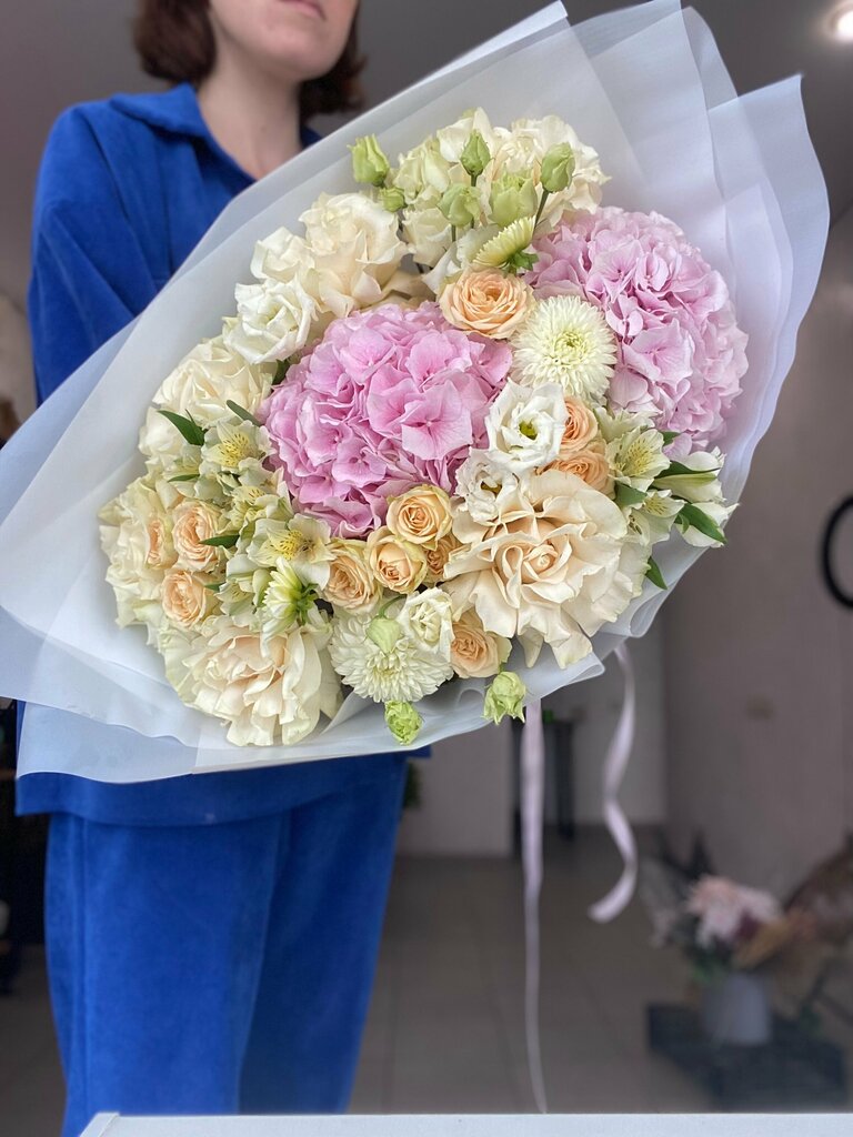 Çiçekçiler Bouquet. Mari, Jeleznogorsk, foto