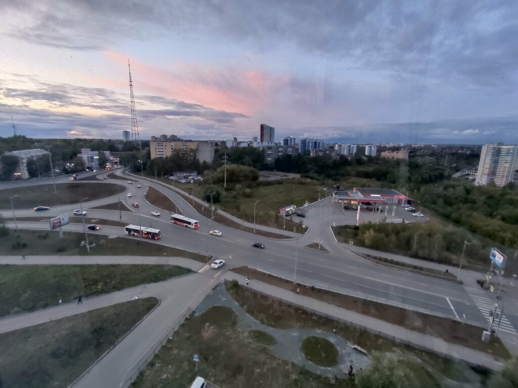 Konut blokları На Уинской Хорошее время, Perm, foto