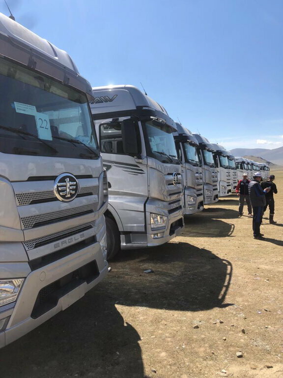 Sınır kapısı Многосторонний автомобильный пункт пропуска Тайкешкен, Sincan, foto