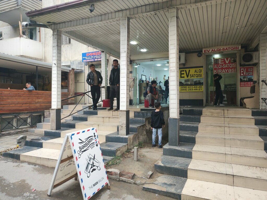 Berberler Bərbərin, Bakü, foto
