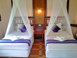 Khao Sok Riverfront Resort (Moo6), otel