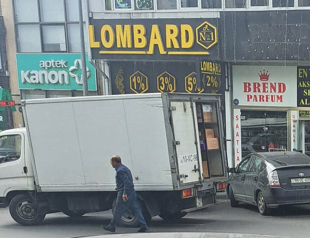 Rehincilik Lombard, Bakü, foto