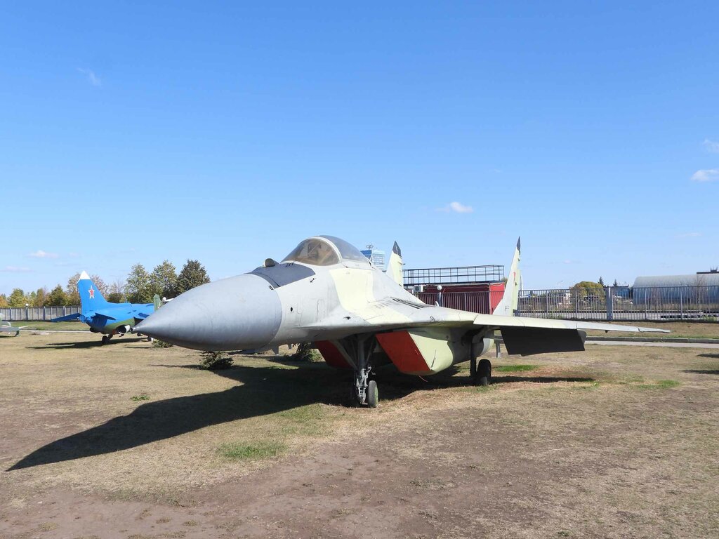 Teknoloji anıtı Многоцелевой истребитель Миг-29, Tolyatti (Togliatti), foto