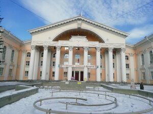 Ogonek (Gorno-Altayskaya ulitsa No:56, Biysk), tiyatrolar  Biysk'ten