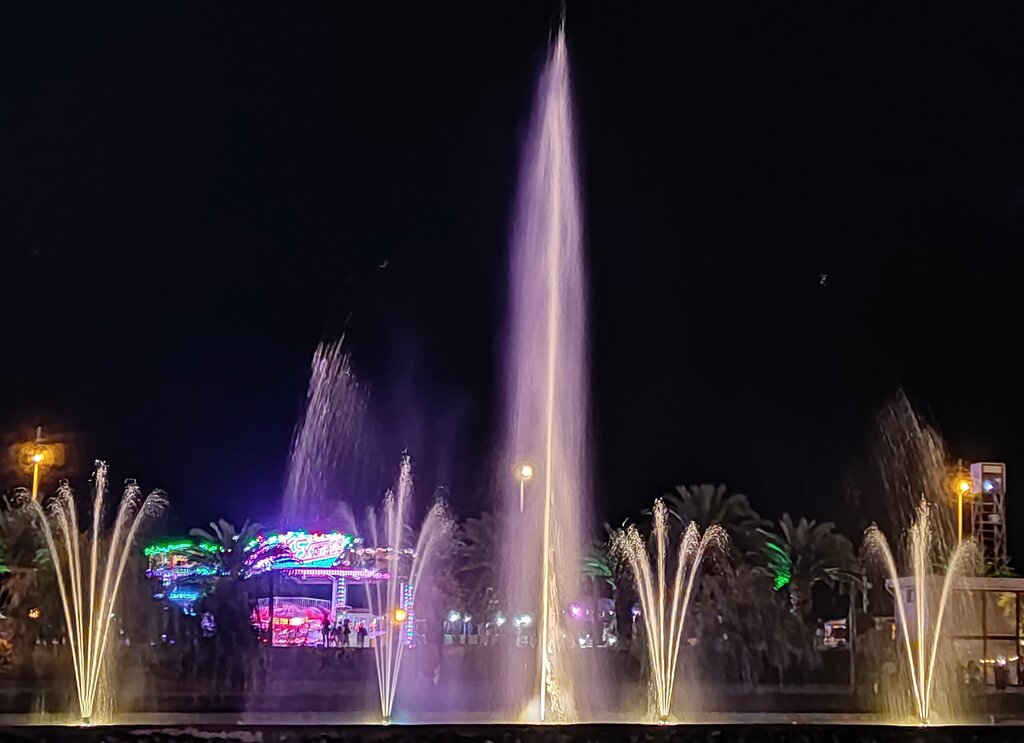 Çeşme Танцующий фонтан, Batum, foto