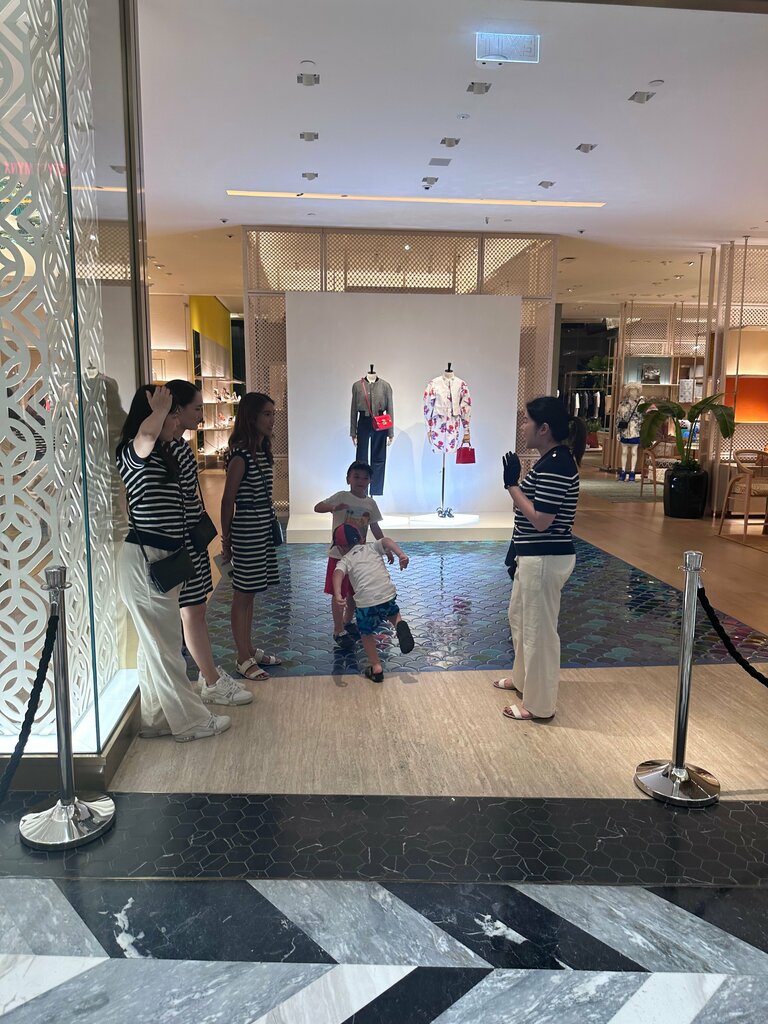 Giyim mağazası Louis Vuitton Central Phuket, Phuket Eyaleti, foto