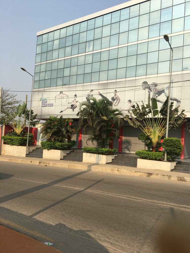 Alışveriş merkezleri Luanda Funcenter, Loanda, foto