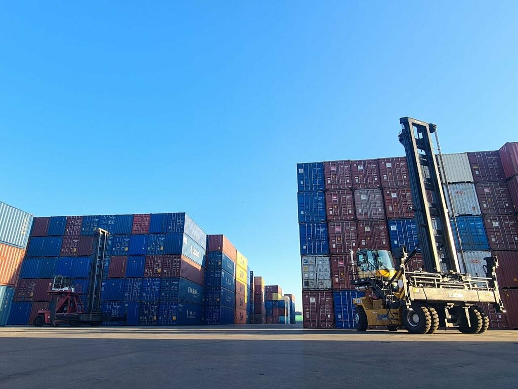 Konteynerler Goldcontainer Dry Port, Moskova ve Moskovskaya oblastı, foto