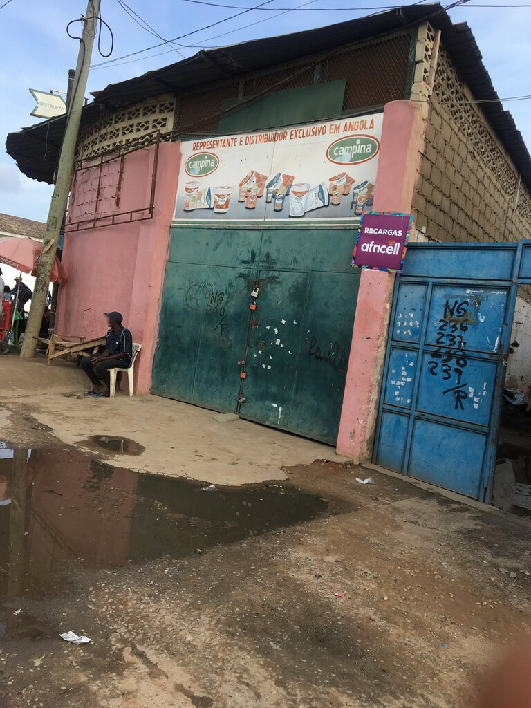 Süt ürünleri satış mağazaları Campina, Loanda, foto