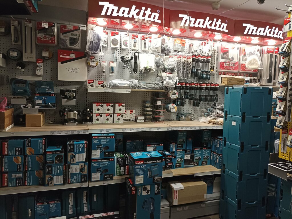 Elektrik ve benzinle çalışan aletler Afinatools, Saint‑Petersburg, foto