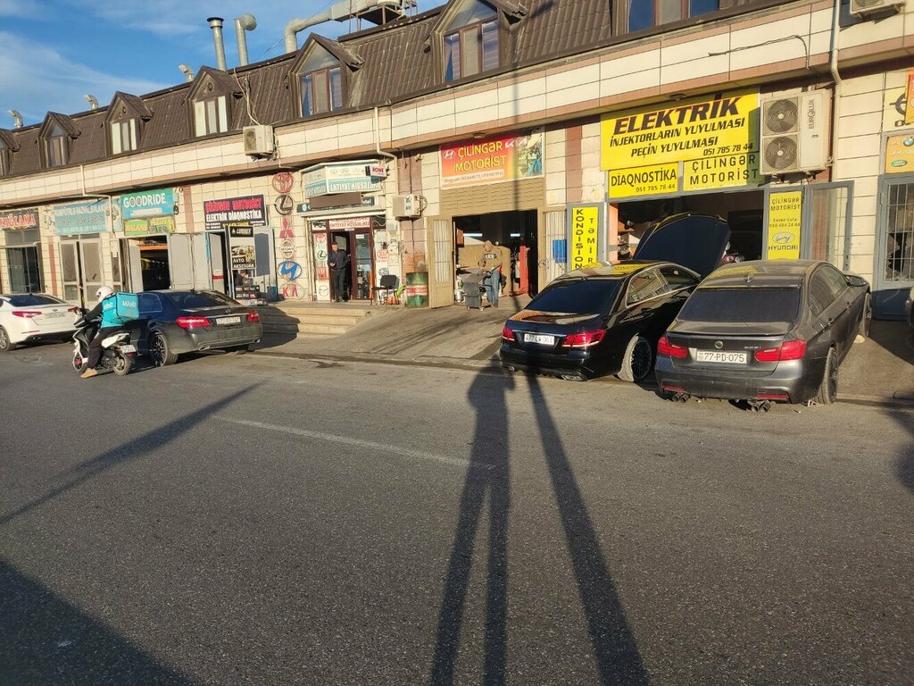 Otomobil yedek parçaları Ehtiyyat Hissələri, Bakü, foto