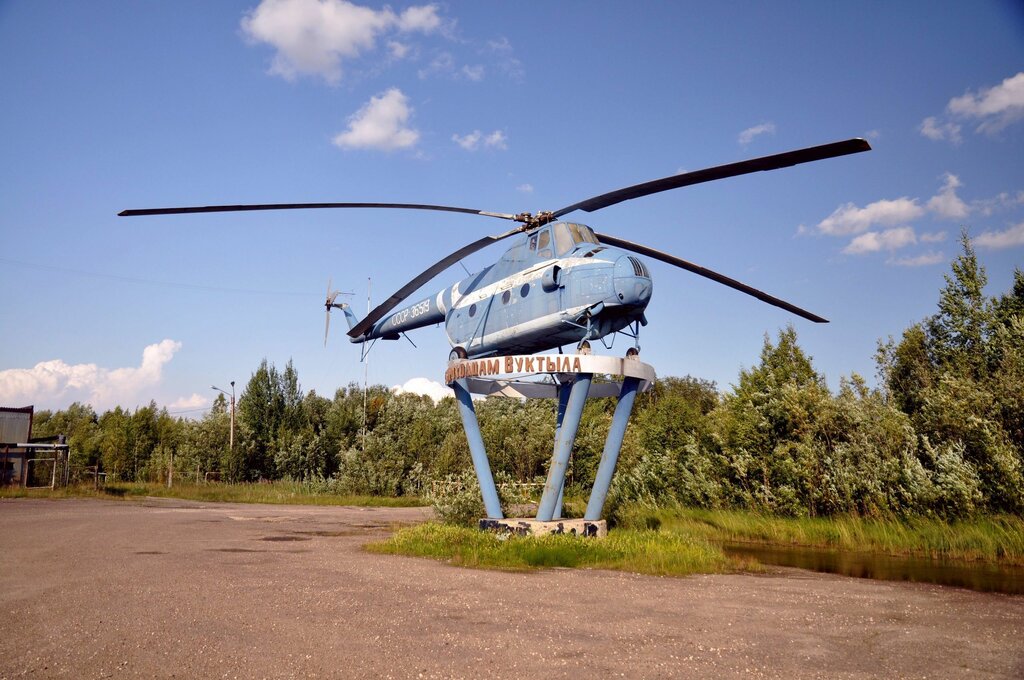 Anıt, heykel Первопроходцам Вуктыла, Vuktyl, foto