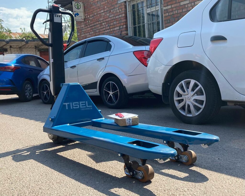 Depo ekipmanları Pallet Trucks Neva, Saint‑Petersburg, foto