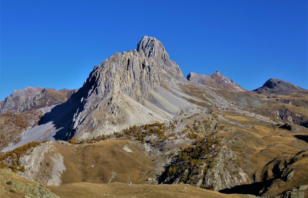 Dağ zirvesi Punta la Marmora 1834 meters, Sardunya, foto