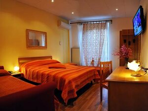 Hotel Alexander & SPA (Liguria, Imperia, San Remo, Corso Giuseppe Garibaldi), otel  San Remo'dan