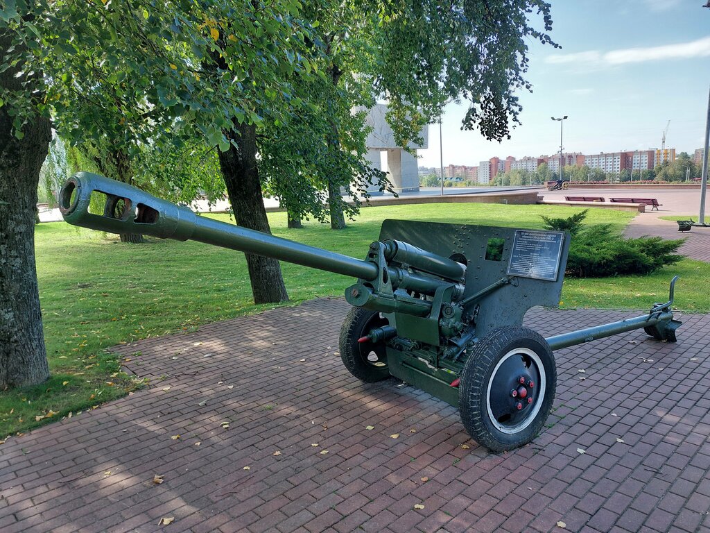 Teknoloji anıtı 76-мм дивизионная пушка образца 1942 года (ЗИС-3), Vitebsk, foto