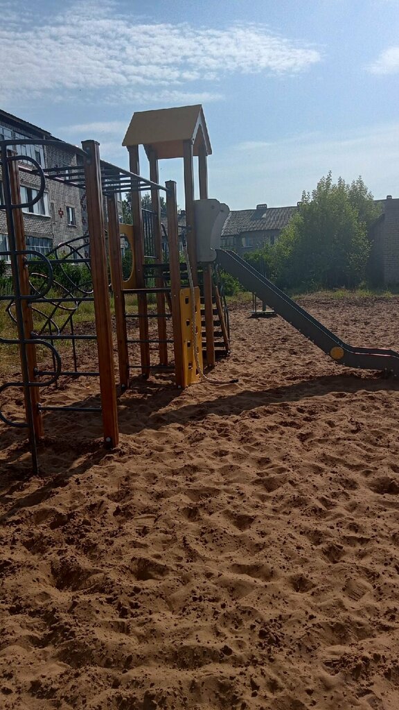 Oyun alanı Playground, Osa, foto
