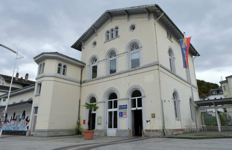 Tren istasyonu Bahnhof Bad Ems, Renanya‑Palatinate, foto