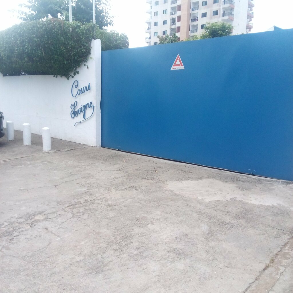 i̇lkokul Association of Parents of Students of Cours Sevigne, Abican, foto