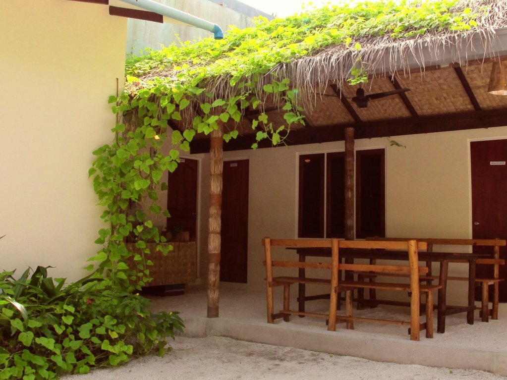 Otel Eveyla Guesthouse, Vaavu Atolü, foto