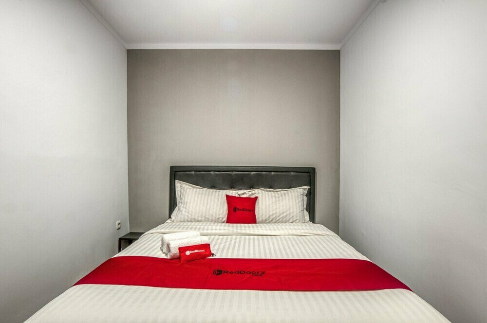 Otel RedDoorz Plus @ Cideng Timur, Cakarta, foto