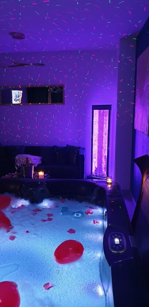 Otel Suite jacuzzi, Toulouse, foto