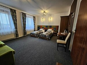 Restauracja Hotel Imperial (Podkarpackie Voivodeship, Powiat Jasielski, Jasło, ulica Świętego Jana Z Dukli, 26), otel  Jaslo'dan
