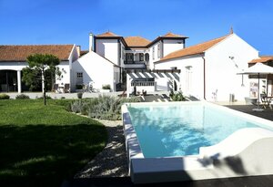 Casa Galricho (Aveiro, Murtosa, Rua Luís Carneiro da Silva, 12), otel  Dünya'dan