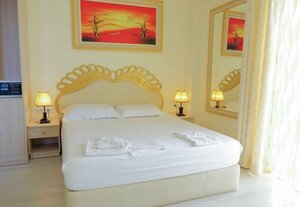 Republika Hotel (Vlorë County, Sarandë), otel