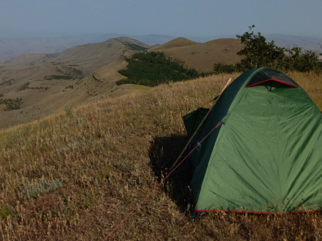 Dağ zirvesi Гора Арбабоюнтюбе, Dağıstan, foto