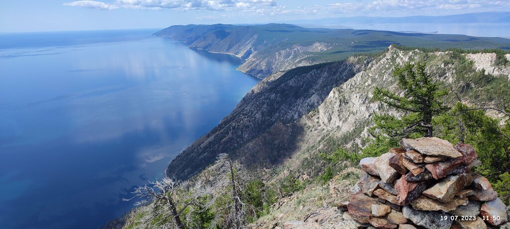 Dağ zirvesi Гора Жима 1274 метра, İrkutskaya oblastı, foto