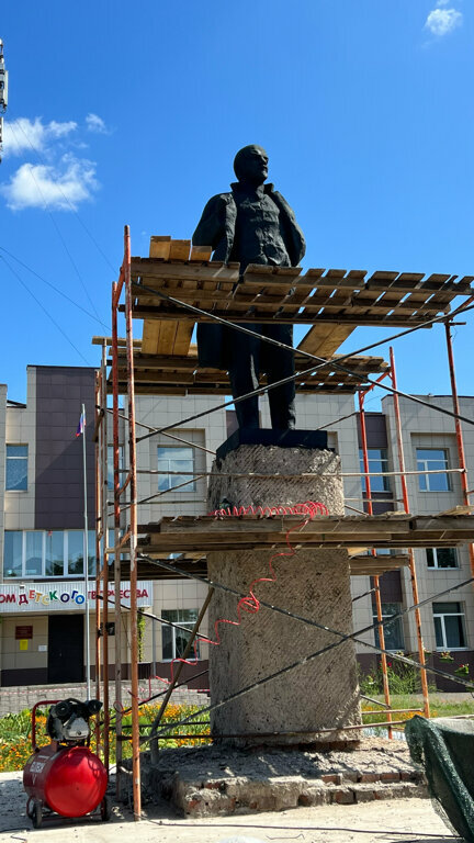Anıt, heykel В.И. Ленин, Yaransk, foto
