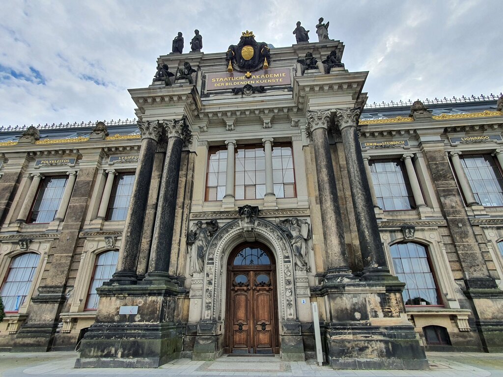 Üniversiteler Hochschule für Bildende Künste Dresden, Dresden, foto