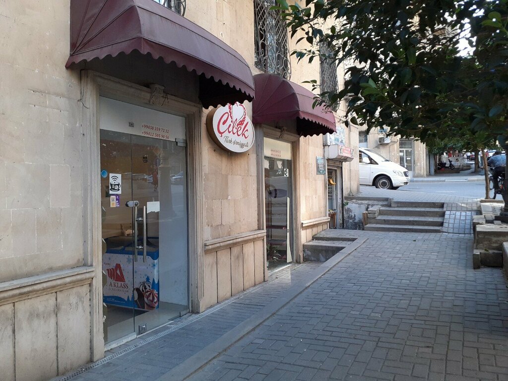 Pasta, şekerleme ve tatlı Çilek Türk Sirniyyati, Bakü, foto