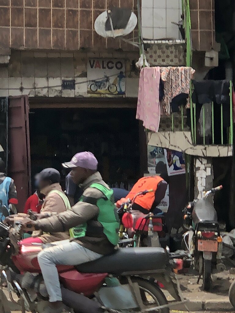 Otomobil servisi Valco, Douala, foto