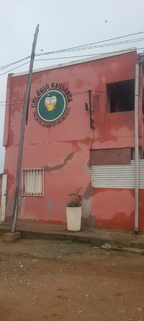 Yüksekokul Colégio Kassanda, Loanda, foto