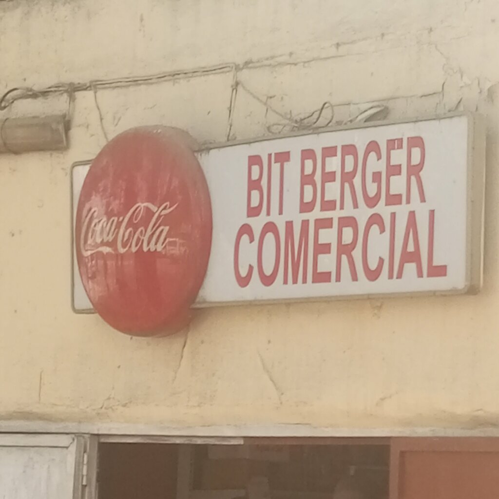 Alışveriş merkezleri Bit Berger Comercial, Loanda, foto