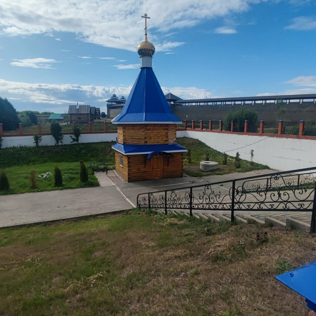 Şapel, haç anıtı Часовня Николая Чудотворца, Tataristan, foto