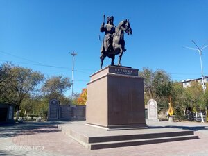 Ketbuga Monument (Ūlytau oblysy, Zhezkazgan, Cosmonauts Boulevard), anıt, heykel  Jezkazgan'dan