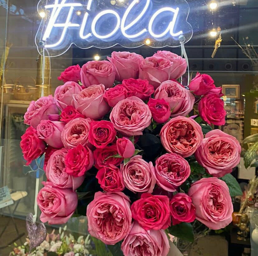 Çiçekçiler Fiolaflowers, Moskova ve Moskovskaya oblastı, foto