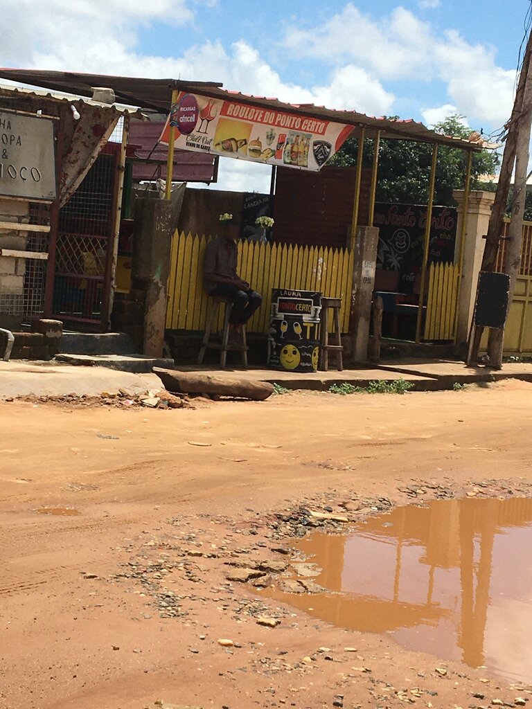 Restoran Rua G Roulote ponto certo, Loanda, foto