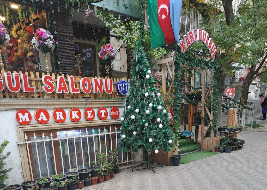 Çiçek pazarı Xarı Bülbül - Gül Aləmi, Bakü, foto