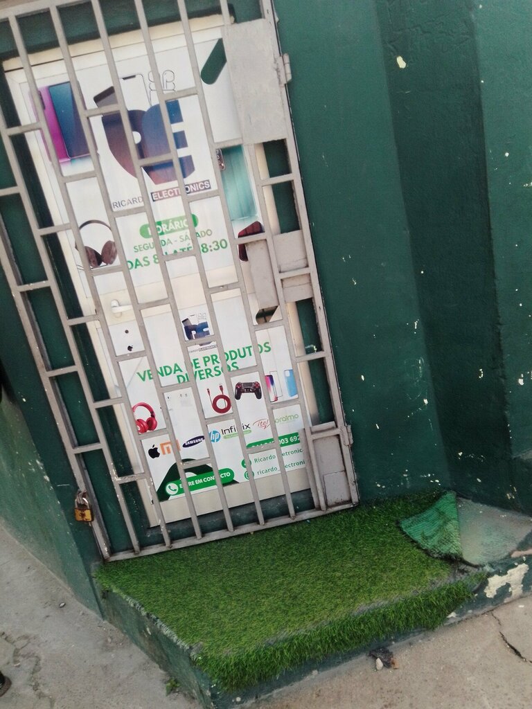 Elektronik eşya mağazaları RE, Loanda, foto