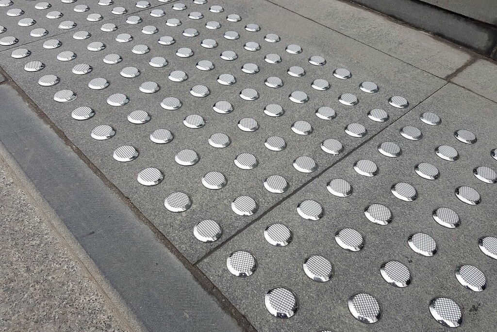 Yol ve asfalt ürünleri Tact-indicators, Sverdlovskaya oblastı, foto