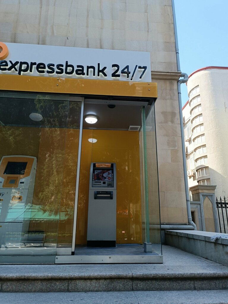 ATM'ler Expressbank, Bakü, foto