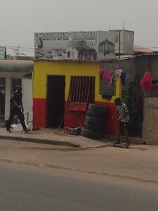 Recauchutagem (Luanda, Rua 7), otomobil servisi  Loanda'dan