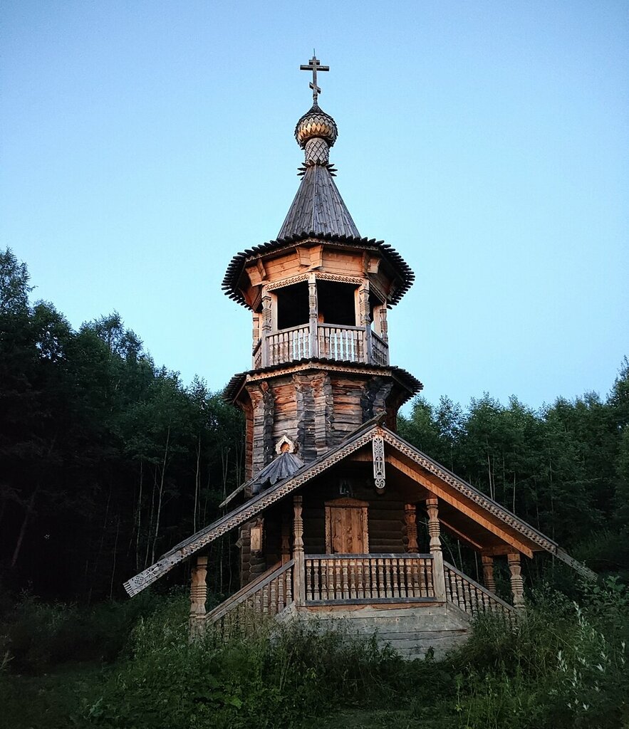 Şapel, haç anıtı Часовня Сергия Радонежского, Tverskaya oblastı, foto