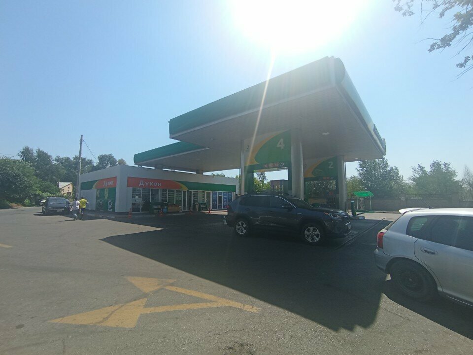Benzin istasyonu Bishkek Petroleum, Bişkek, foto